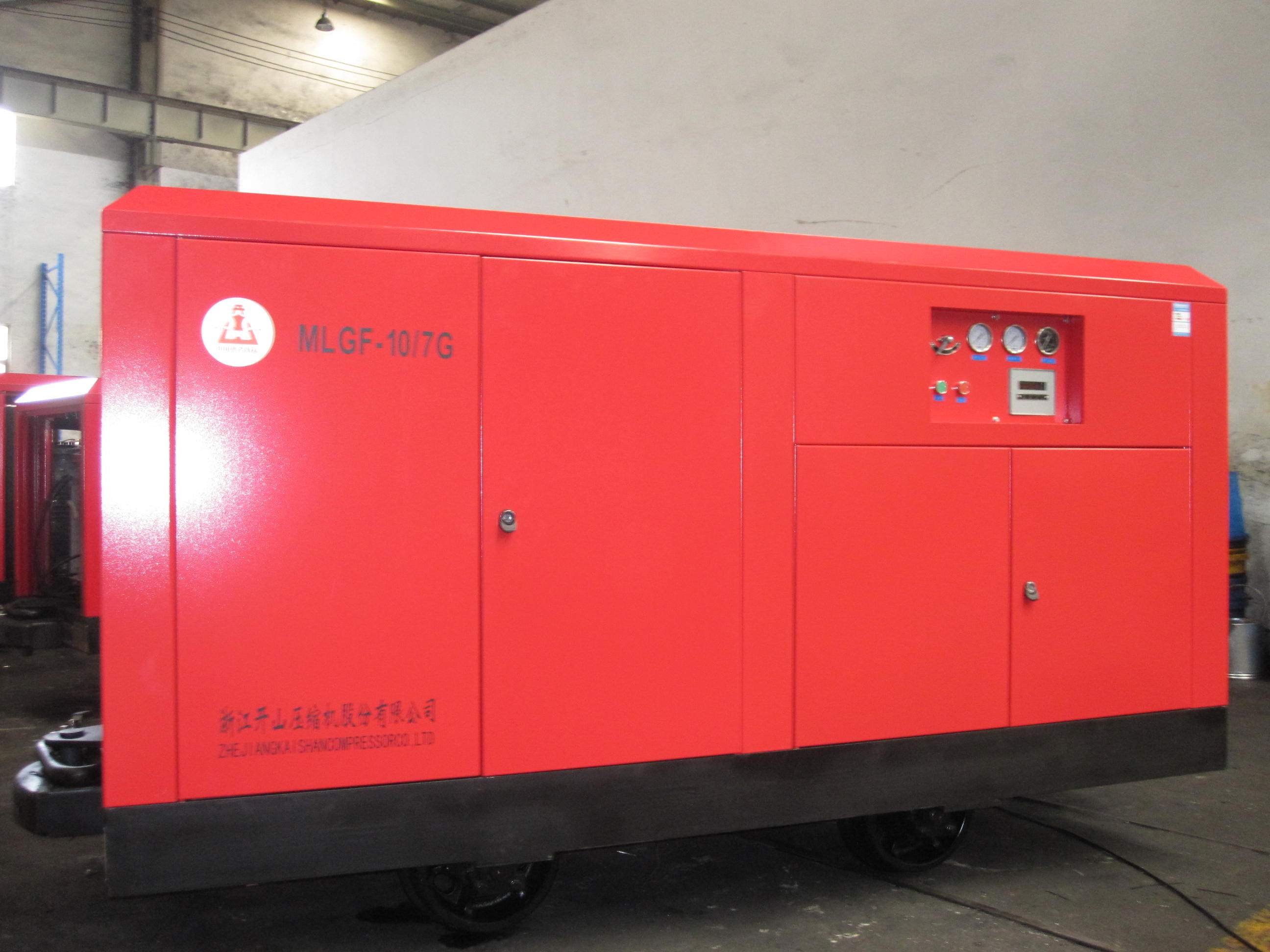 4 wheels portable screw 300Psi air compressor high pressure For water ...